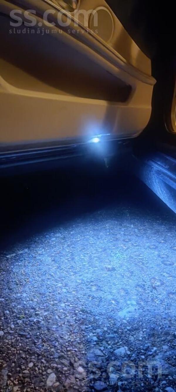 Melns BMW 530 2008 Dobele, ar dzinēja tilpumu 3.00 L un nobraukumu 388 tūkst. km par 4900 €, foto 6 vietnē AUTOMOTO.COM.LV