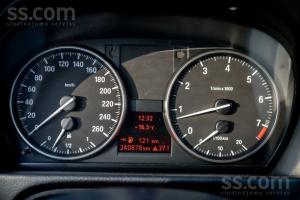 Black BMW 530 2008 in Riga, with an engine capacity of 2.00 L and mileage of 241 thousand km for 4990 €, photo 16 on AUTOMOTO.COM.LV