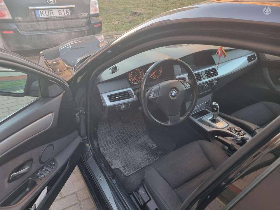 Melns BMW 530 2008 Kauņa, ar dzinēja tilpumu 2.99 L un nobraukumu 302 tūkst. km par 5600 €, foto 5 vietnē AUTOMOTO.COM.LV