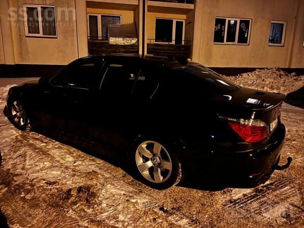 Melns BMW 530 2008 Bauska, ar dzinēja tilpumu 3.00 L un nobraukumu 285 tūkst. km par 6000 €, foto 2 vietnē AUTOMOTO.COM.LV