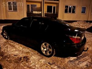 Melns BMW 530 2008 Bauska, ar dzinēja tilpumu 3.00 L un nobraukumu 285 tūkst. km par 6000 €, foto 3 vietnē AUTOMOTO.COM.LV