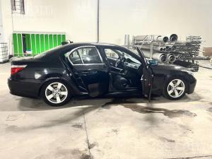 Melns BMW 530 2008 Bauska, ar dzinēja tilpumu 3.00 L un nobraukumu 285 tūkst. km par 6000 €, foto 14 vietnē AUTOMOTO.COM.LV