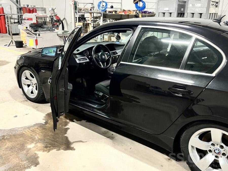 Melns BMW 530 2008 Bauska, ar dzinēja tilpumu 3.00 L un nobraukumu 285 tūkst. km par 6000 €, foto 15 vietnē AUTOMOTO.COM.LV