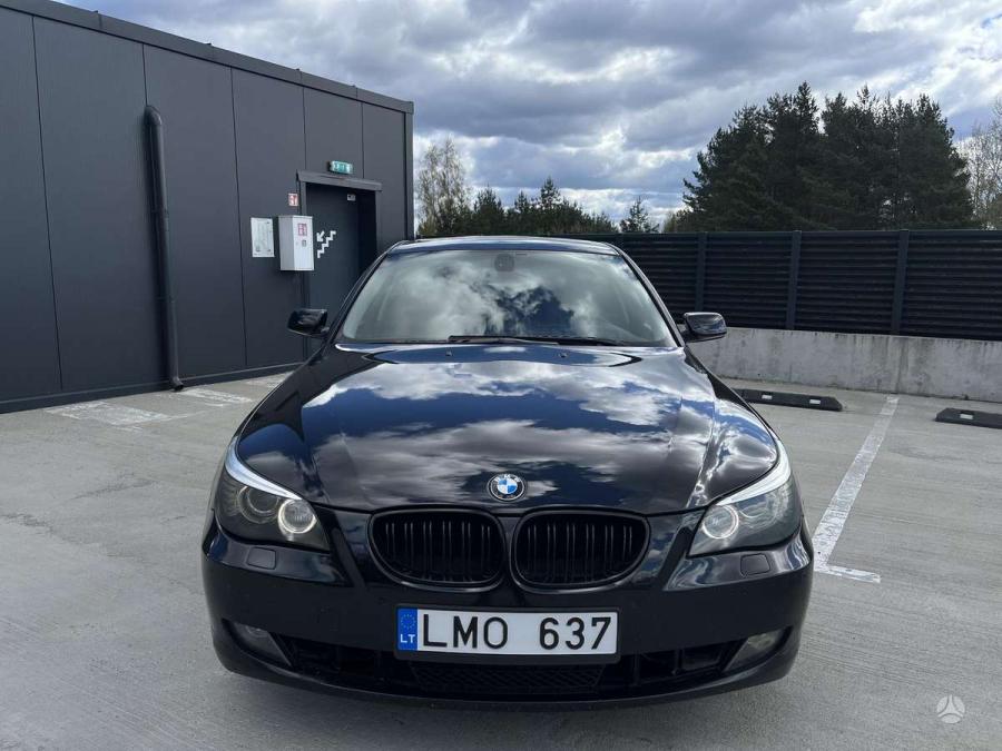 Melns BMW 530 2008 Viļņa, ar dzinēja tilpumu 2.99 L un nobraukumu 392 tūkst. km par 5500 €, foto 3 vietnē AUTOMOTO.COM.LV
