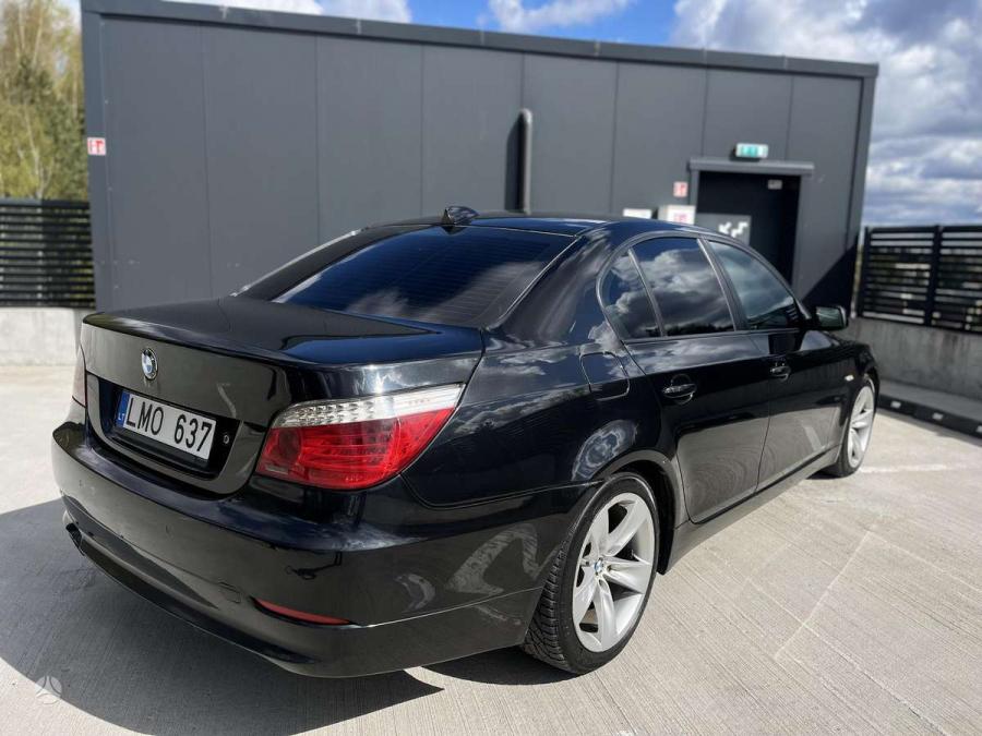 Melns BMW 530 2008 Viļņa, ar dzinēja tilpumu 2.99 L un nobraukumu 392 tūkst. km par 5500 €, foto 5 vietnē AUTOMOTO.COM.LV