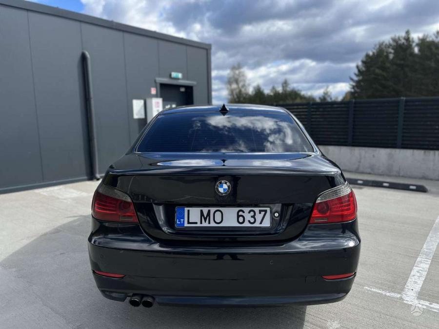 Melns BMW 530 2008 Viļņa, ar dzinēja tilpumu 2.99 L un nobraukumu 392 tūkst. km par 5500 €, foto 6 vietnē AUTOMOTO.COM.LV