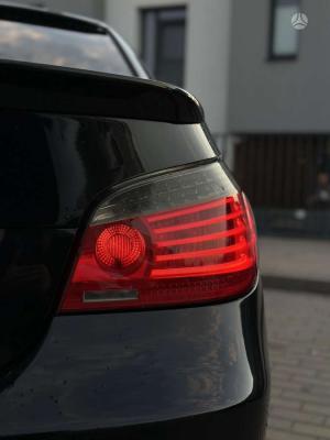 Black BMW 530 2008 in Vilnius, with an engine capacity of 2.99 L and mileage of 347 thousand km for 7000 €, photo 7 on AUTOMOTO.COM.LV