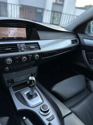 Black BMW 530 2008 in Vilnius, with an engine capacity of 2.99 L and mileage of 347 thousand km for 7000 €, photo 15 on AUTOMOTO.COM.LV