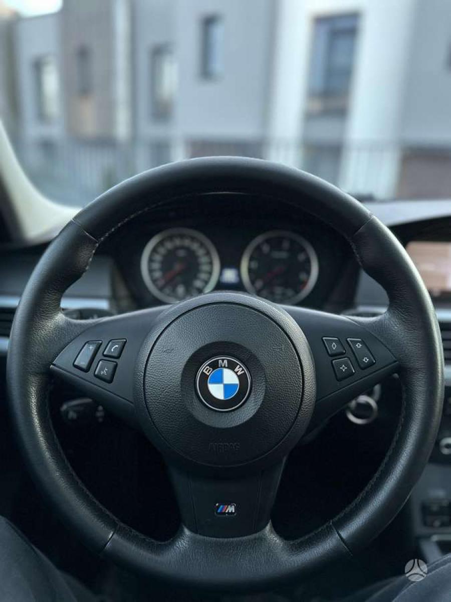 Black BMW 530 2008 in Vilnius, with an engine capacity of 2.99 L and mileage of 347 thousand km for 7000 €, photo 16 on AUTOMOTO.COM.LV