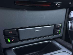 Black BMW 530 2008 in Vilnius, with an engine capacity of 2.99 L and mileage of 347 thousand km for 7000 €, photo 18 on AUTOMOTO.COM.LV