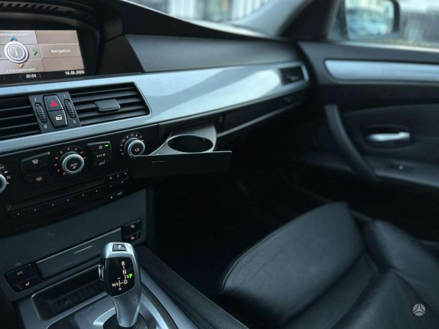 Black BMW 530 2008 in Vilnius, with an engine capacity of 2.99 L and mileage of 347 thousand km for 7000 €, photo 20 on AUTOMOTO.COM.LV