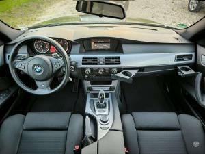 Black BMW 530 2008 in Trakai, with an engine capacity of 2.99 L and mileage of 345 thousand km for 5250 €, photo 13 on AUTOMOTO.COM.LV