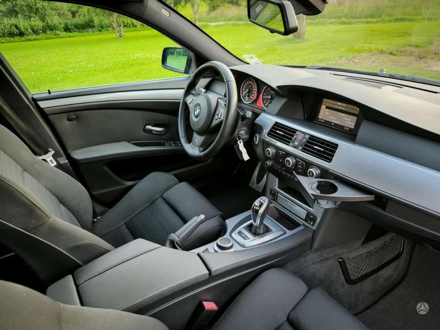 Black BMW 530 2008 in Trakai, with an engine capacity of 2.99 L and mileage of 345 thousand km for 5250 €, photo 15 on AUTOMOTO.COM.LV