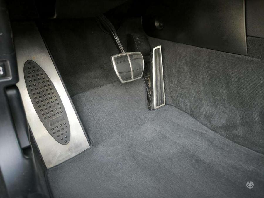 Black BMW 530 2008 in Trakai, with an engine capacity of 2.99 L and mileage of 345 thousand km for 5250 €, photo 25 on AUTOMOTO.COM.LV