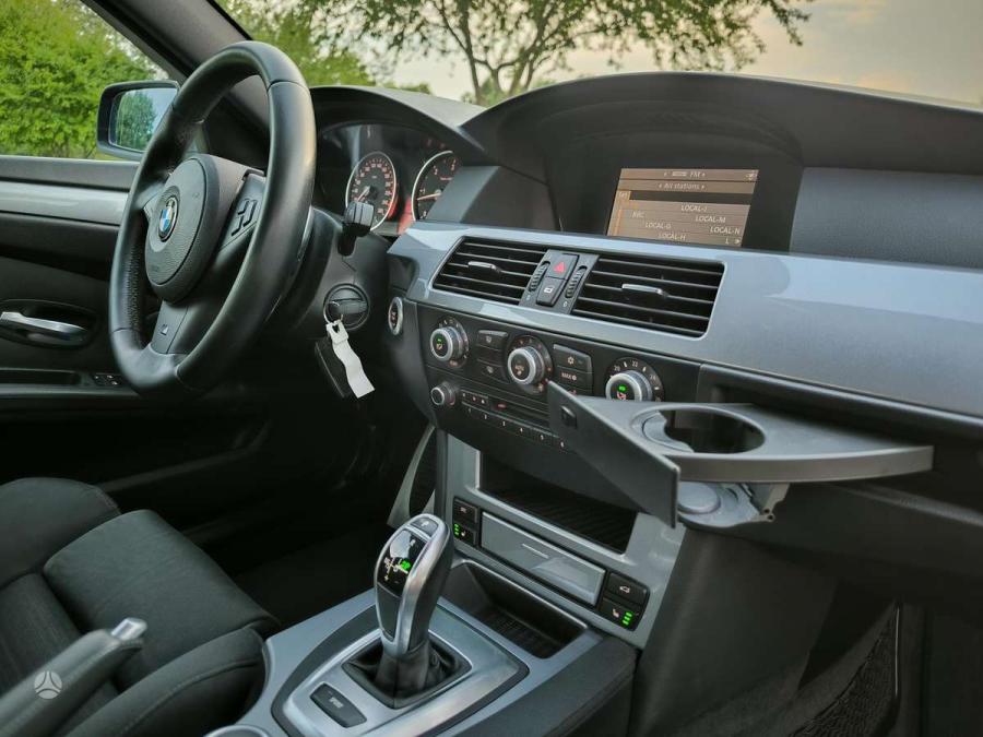 Black BMW 530 2008 in Trakai, with an engine capacity of 2.99 L and mileage of 345 thousand km for 5250 €, photo 32 on AUTOMOTO.COM.LV