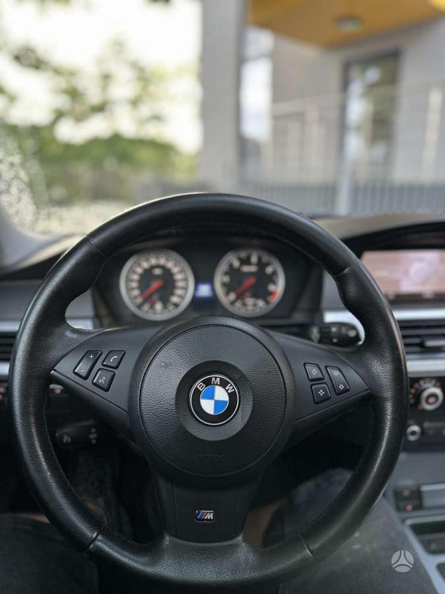 Melns BMW 530 2008 Viļņa, ar dzinēja tilpumu 2.99 L un nobraukumu 368 tūkst. km par 7000 €, foto 14 vietnē AUTOMOTO.COM.LV