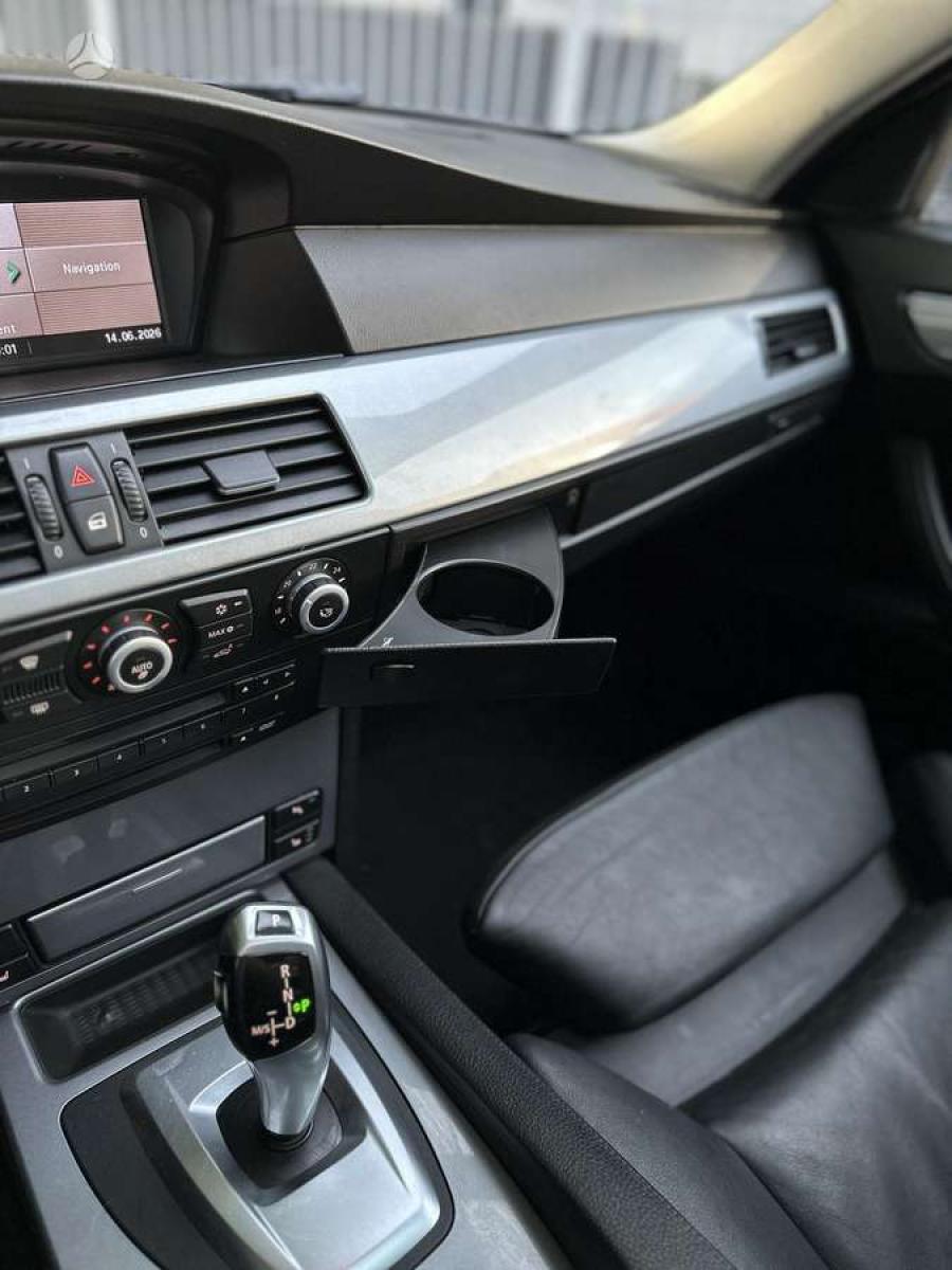 Melns BMW 530 2008 Viļņa, ar dzinēja tilpumu 2.99 L un nobraukumu 368 tūkst. km par 7000 €, foto 16 vietnē AUTOMOTO.COM.LV