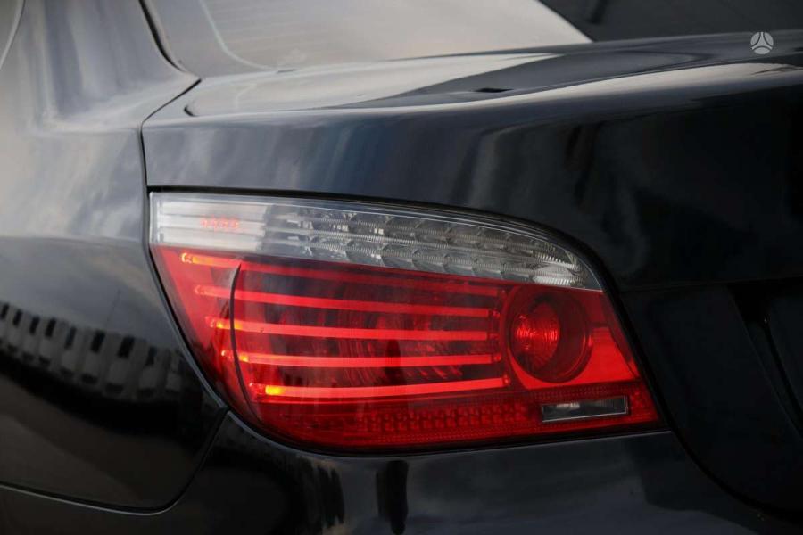 Black BMW 530 2008 in Klaipeda, with an engine capacity of 2.99 L and mileage of 249 thousand km for 5800 €, photo 12 on AUTOMOTO.COM.LV