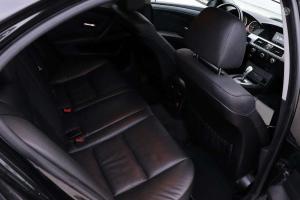 Black BMW 530 2008 in Klaipeda, with an engine capacity of 2.99 L and mileage of 249 thousand km for 5800 €, photo 26 on AUTOMOTO.COM.LV