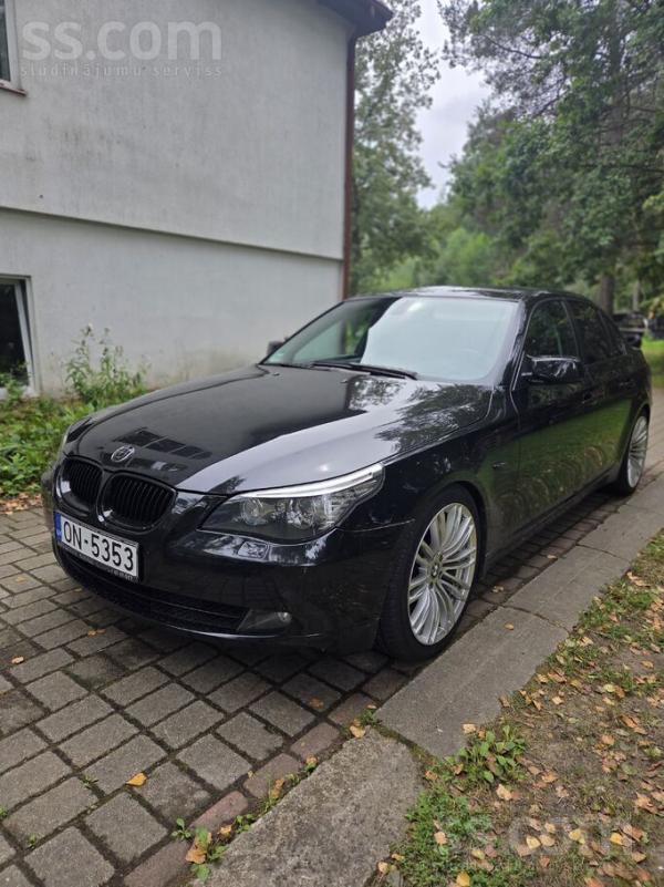 Black BMW 530 2008 in Riga, with an engine capacity of 3.00 L and mileage of 321 thousand km for 8490 €, photo 1 on AUTOMOTO.COM.LV