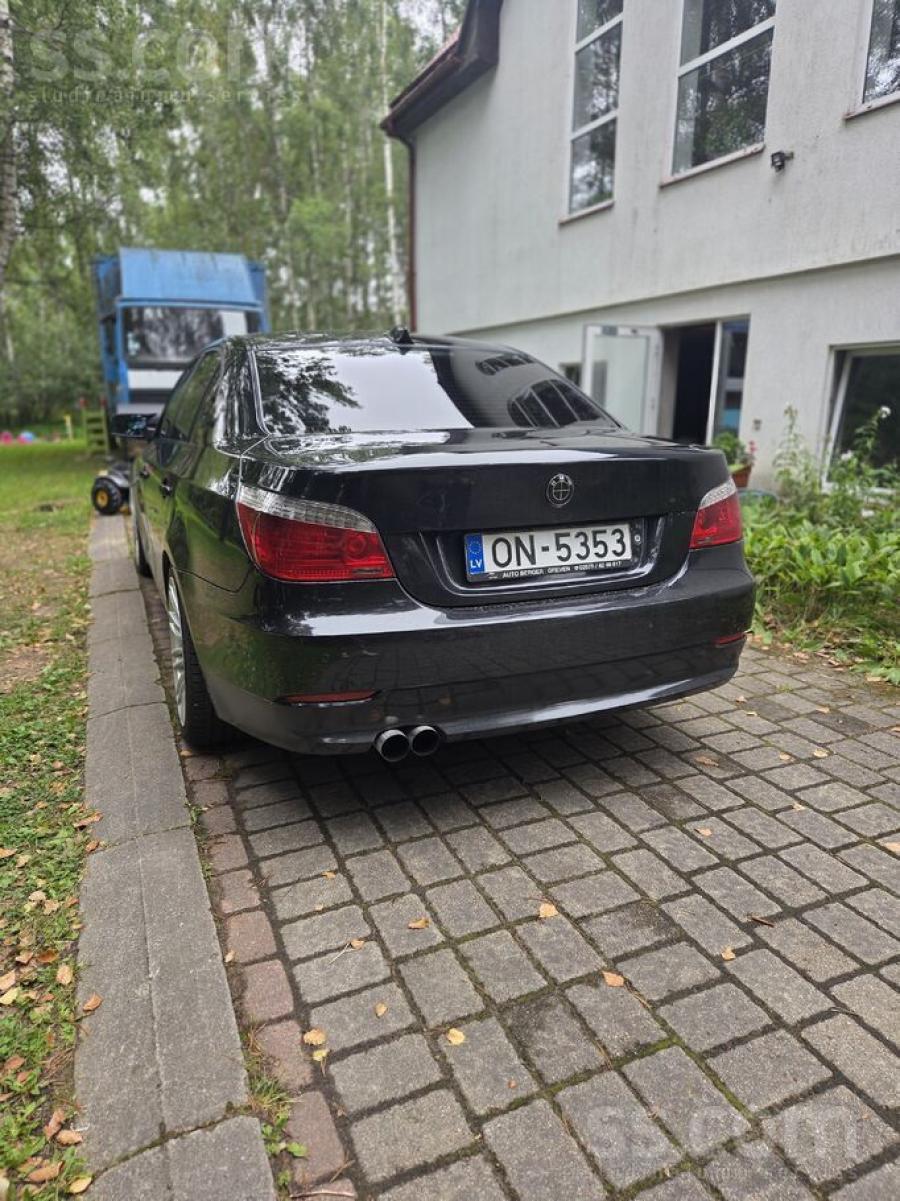 Black BMW 530 2008 in Riga, with an engine capacity of 3.00 L and mileage of 321 thousand km for 8490 €, photo 3 on AUTOMOTO.COM.LV