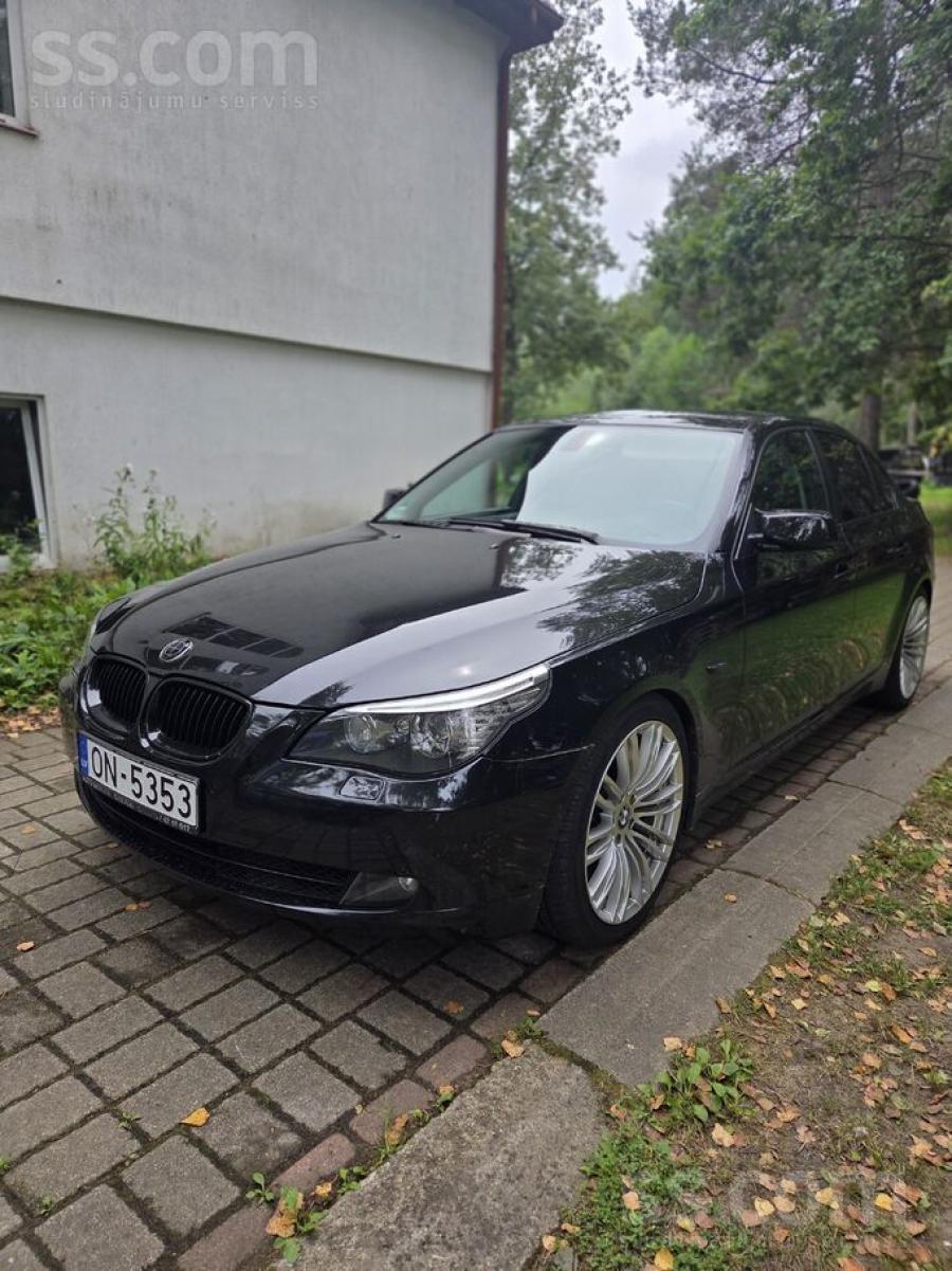 Black BMW 530 2008 in Riga, with an engine capacity of 3.00 L and mileage of 321 thousand km for 8490 €, photo 1 on AUTOMOTO.COM.LV