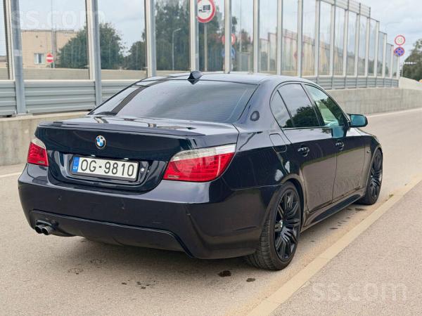 BMW 530 2008 Rīga vietnē Melns BMW 530 2008 Rīga, ar dzinēja tilpumu 3.00 L un nobraukumu 414 tūkst. km par 8000 €, foto 4 vietnē AUTOMOTO.COM.LV