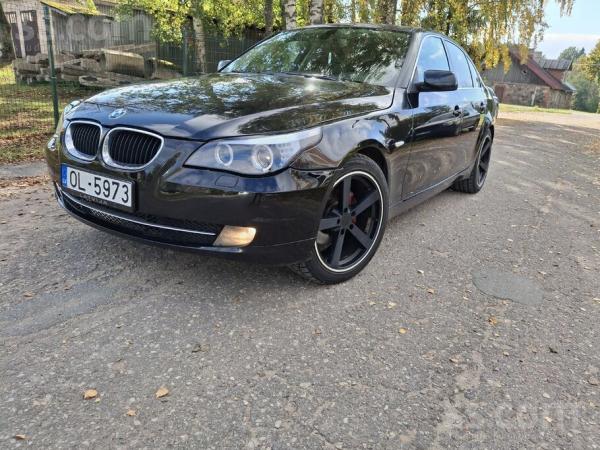 Black BMW 530 2008 in Valmiera, with an engine capacity of 3.00 L and mileage of 300 thousand km for 4800 €, photo 5 on AUTOMOTO.COM.LV