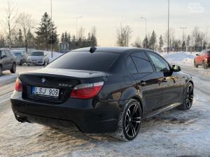 Black BMW 530 2009 in Vilnius, with an engine capacity of 3.00 L and mileage of 290 thousand km for 6650 €, photo 9 on AUTOMOTO.COM.LV