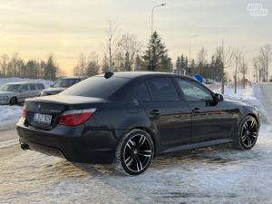 Black BMW 530 2009 in Vilnius, with an engine capacity of 3.00 L and mileage of 290 thousand km for 6650 €, photo 10 on AUTOMOTO.COM.LV