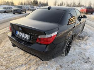 Black BMW 530 2009 in Vilnius, with an engine capacity of 3.00 L and mileage of 290 thousand km for 6650 €, photo 11 on AUTOMOTO.COM.LV