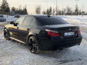 Black BMW 530 2009 in Vilnius, with an engine capacity of 3.00 L and mileage of 290 thousand km for 6650 €, photo 14 on AUTOMOTO.COM.LV