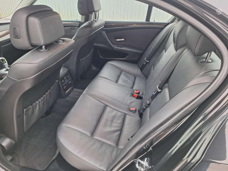 Melns BMW 530 2009 Marijampole, ar dzinēja tilpumu 3.00 L un nobraukumu 338 tūkst. km par 6550 €, foto 9 vietnē AUTOMOTO.COM.LV