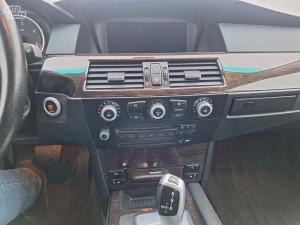 Melns BMW 530 2009 Marijampole, ar dzinēja tilpumu 3.00 L un nobraukumu 338 tūkst. km par 6350 €, foto 8 vietnē AUTOMOTO.COM.LV