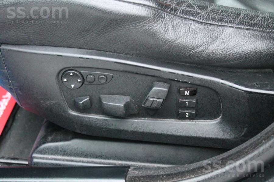 Black BMW 530 2009 in Daugavpils, with an engine capacity of 3.00 L and mileage of 333 thousand km for 6090 €, photo 13 on AUTOMOTO.COM.LV