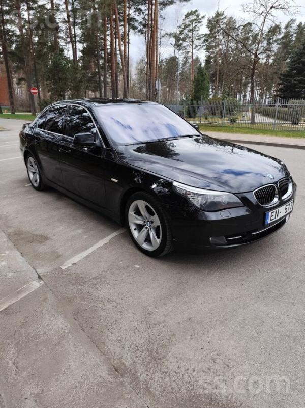 Black BMW 530 2009 in Riga, with an engine capacity of 3.00 L and mileage of 340 thousand km for 8950 €, photo 4 on AUTOMOTO.COM.LV