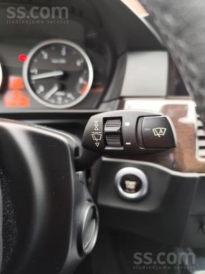 Black BMW 530 2009 in Riga, with an engine capacity of 3.00 L and mileage of 340 thousand km for 8950 €, photo 12 on AUTOMOTO.COM.LV