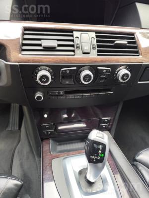Black BMW 530 2009 in Riga, with an engine capacity of 3.00 L and mileage of 340 thousand km for 8950 €, photo 15 on AUTOMOTO.COM.LV