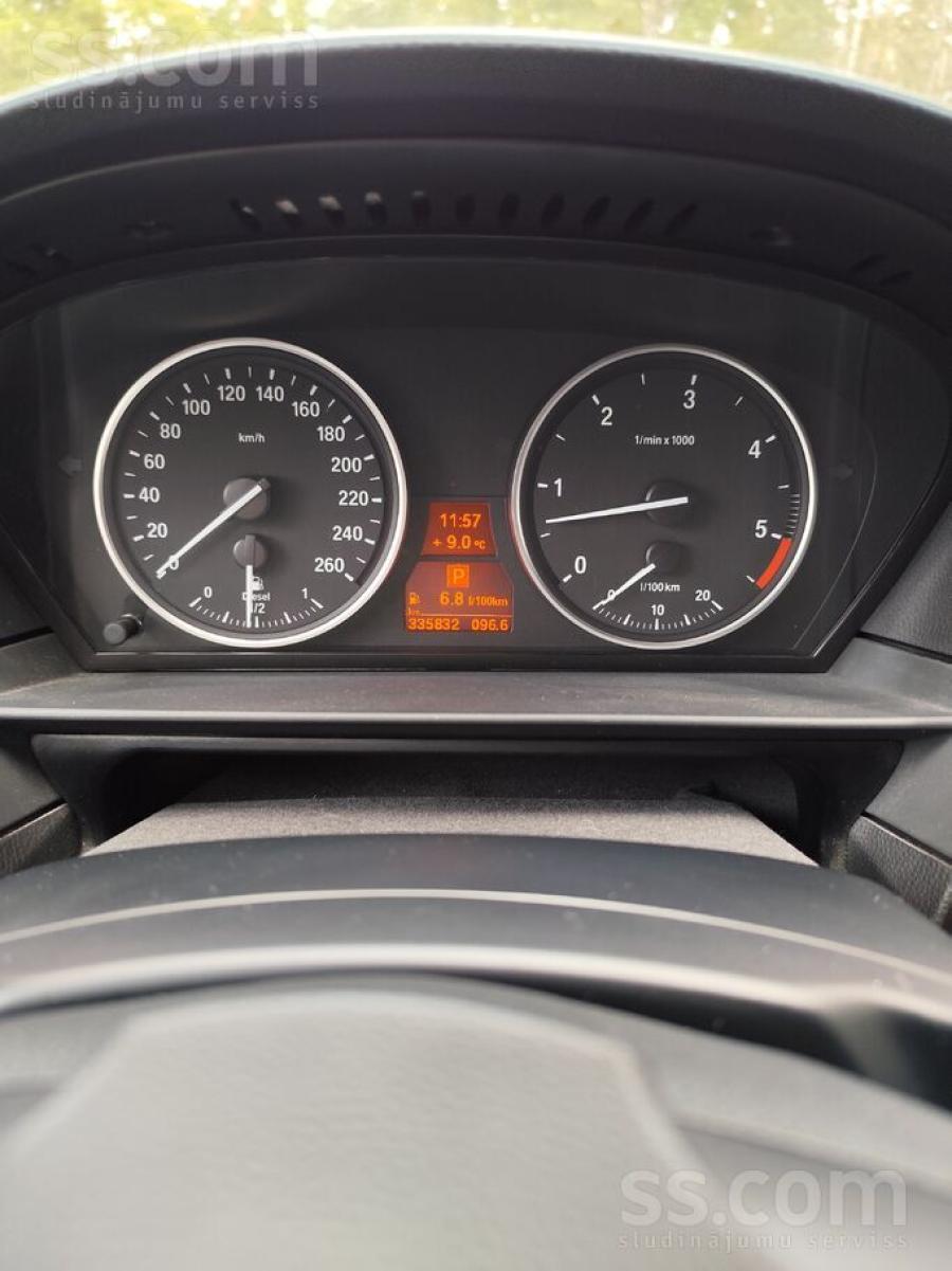 Black BMW 530 2009 in Riga, with an engine capacity of 3.00 L and mileage of 340 thousand km for 8950 €, photo 16 on AUTOMOTO.COM.LV