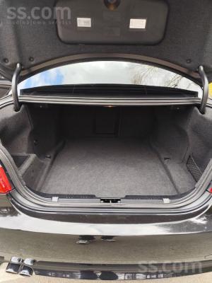 Black BMW 530 2009 in Riga, with an engine capacity of 3.00 L and mileage of 340 thousand km for 8950 €, photo 20 on AUTOMOTO.COM.LV