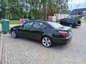 Black BMW 530 2009 in Rezekne, with an engine capacity of 3.00 L and mileage of 391 thousand km for 4000 €, photo 10 on AUTOMOTO.COM.LV