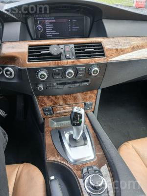 Black BMW 530 2009 in Rezekne, with an engine capacity of 3.00 L and mileage of 391 thousand km for 3500 €, photo 13 on AUTOMOTO.COM.LV