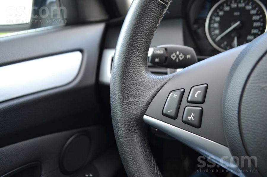 Black BMW 530 2009 in Riga, with an engine capacity of 3.00 L and mileage of 337 thousand km for 7650 €, photo 28 on AUTOMOTO.COM.LV