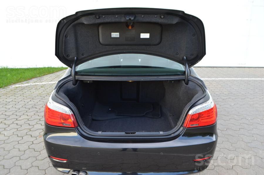 Black BMW 530 2009 in Riga, with an engine capacity of 3.00 L and mileage of 337 thousand km for 7650 €, photo 31 on AUTOMOTO.COM.LV