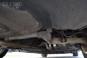 Black BMW 530 2009 in Riga, with an engine capacity of 3.00 L and mileage of 337 thousand km for 7650 €, photo 34 on AUTOMOTO.COM.LV