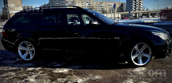 Black BMW 530 2009 in Riga, with an engine capacity of 3.00 L and mileage of 371 thousand km for 4950 €, photo 3 on AUTOMOTO.COM.LV