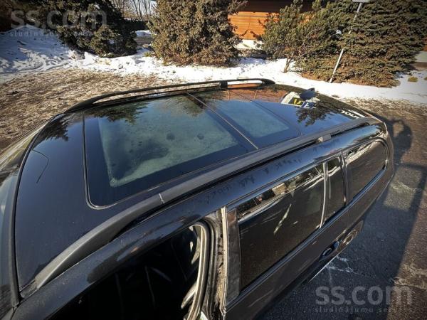 Black BMW 530 2009 in Riga, with an engine capacity of 3.00 L and mileage of 371 thousand km for 4950 €, photo 10 on AUTOMOTO.COM.LV