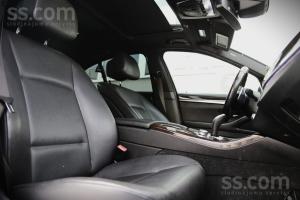 Black BMW 530 2010 in Riga, with an engine capacity of 3.00 L and mileage of 393 thousand km for 13500 €, photo 17 on AUTOMOTO.COM.LV