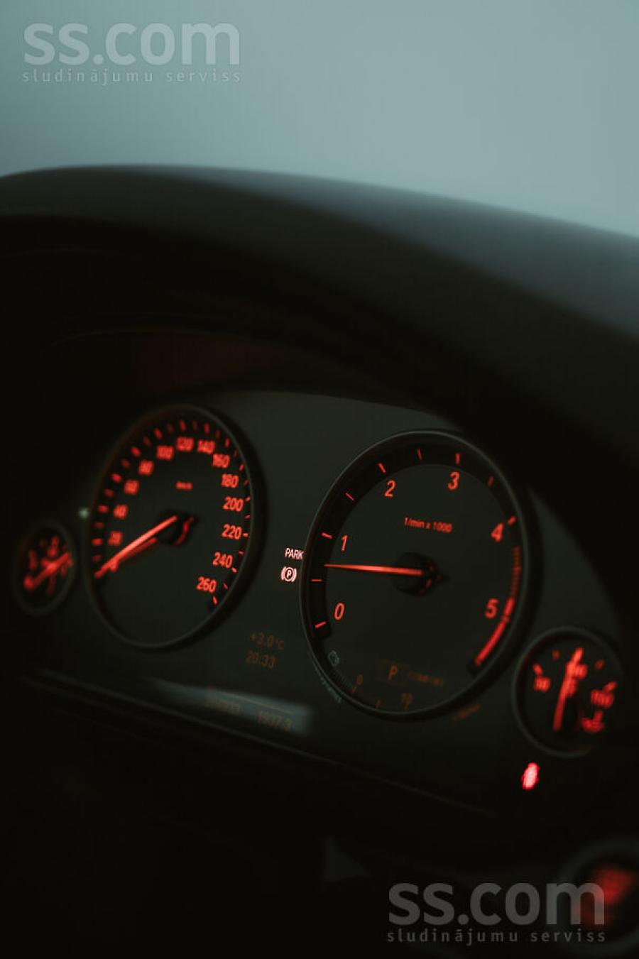 Black BMW 530 2010 in Daugavpils, with an engine capacity of 3.00 L and mileage of 265 thousand km for 15000 €, photo 21 on AUTOMOTO.COM.LV