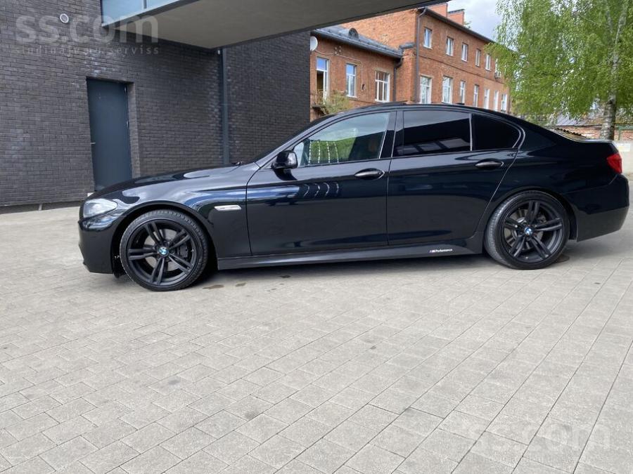 Black BMW 530 2010 in Daugavpils, with an engine capacity of 3.00 L and mileage of 265 thousand km for 15000 €, photo 23 on AUTOMOTO.COM.LV